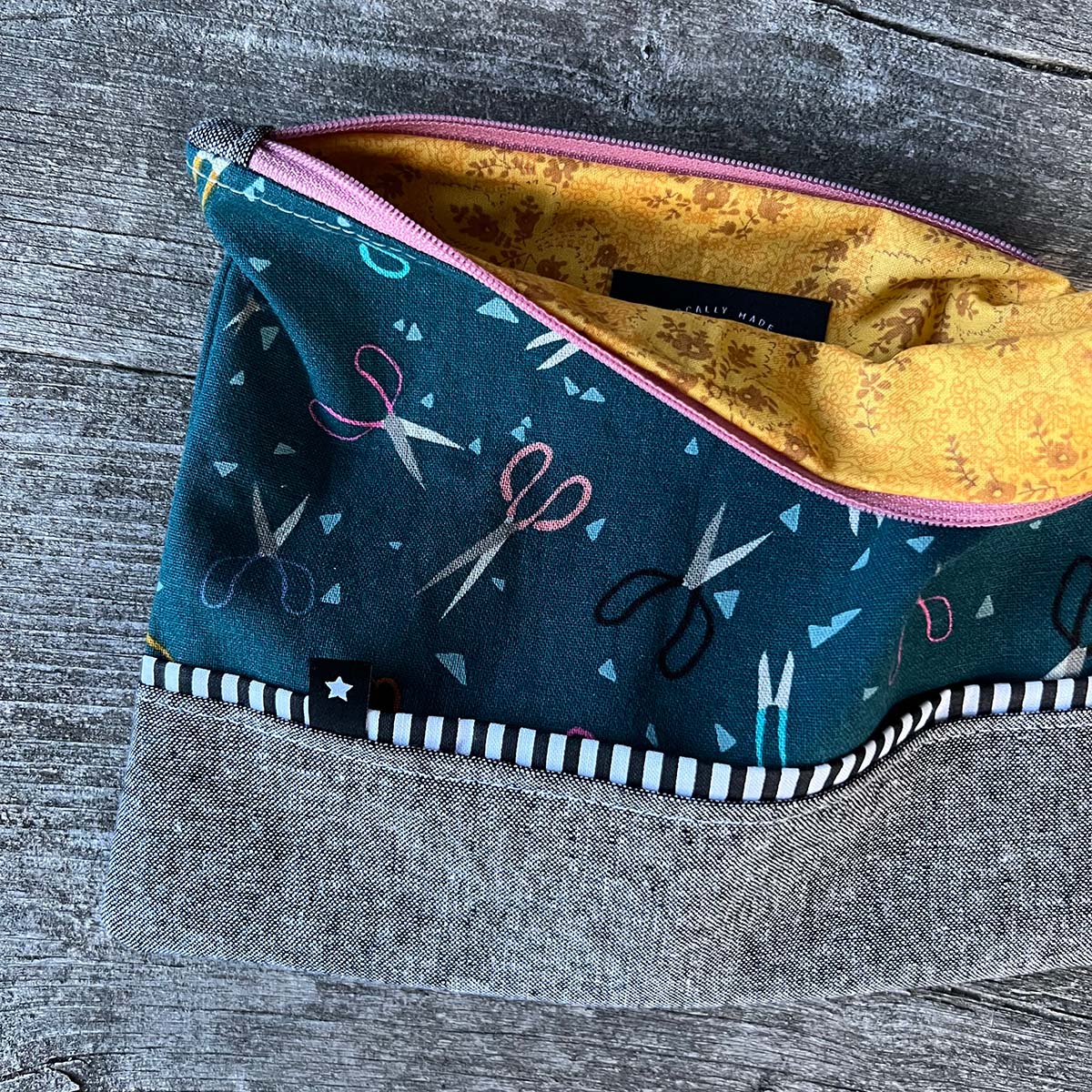 Scissors Notions Pouch - Medium – Dover Street Supply Co.